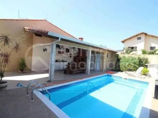 Casa / Sobrado para Venda em Peruíbe/SP Centro 6 Quartos