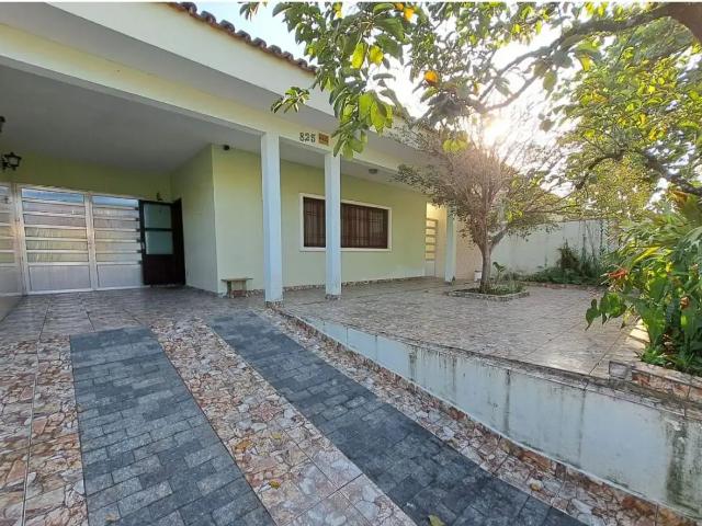 Casa / Sobrado para Venda em Peruíbe/SP Arpoador 3 Quartos