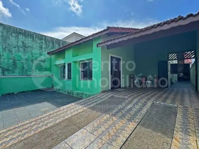 Casa / Sobrado para Venda em Peruíbe/SP Balneário Josedy 4 Quartos