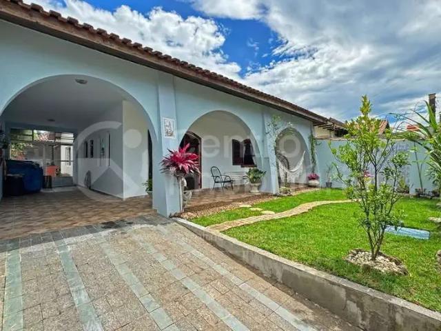 Casa / Sobrado para Venda em Peruíbe/SP Balneário Josedy 3 Quartos