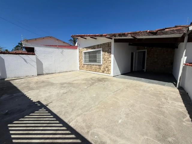 Casa / Sobrado para Venda em Peruíbe/SP Balneário Stella Maris 4 Quartos