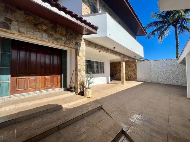Casa / Sobrado para Venda em Peruíbe/SP Balneário Stella Maris 5 Quartos