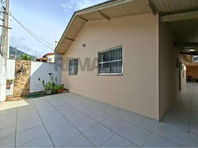 Casa / Sobrado para Venda em Peruíbe/SP Balneario Sambura 3 Quartos