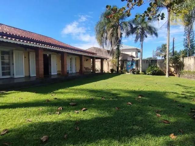 Casa / Sobrado para Venda em Peruíbe/SP Belmira Novaes 3 Quartos