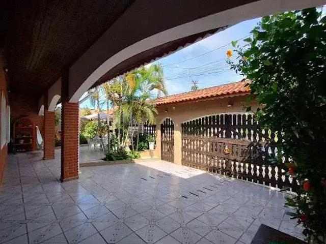 Casa / Sobrado para Venda em Peruíbe/SP Belmira Novaes 3 Quartos