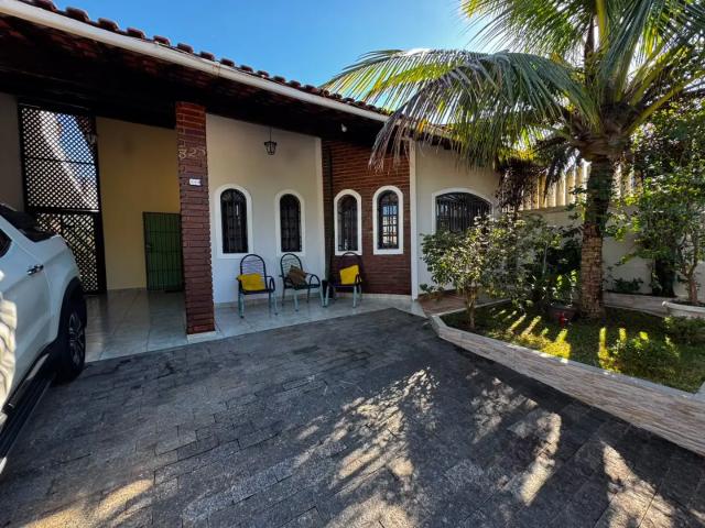 Casa / Sobrado para Venda em Peruíbe/SP Belmira Novaes 3 Quartos