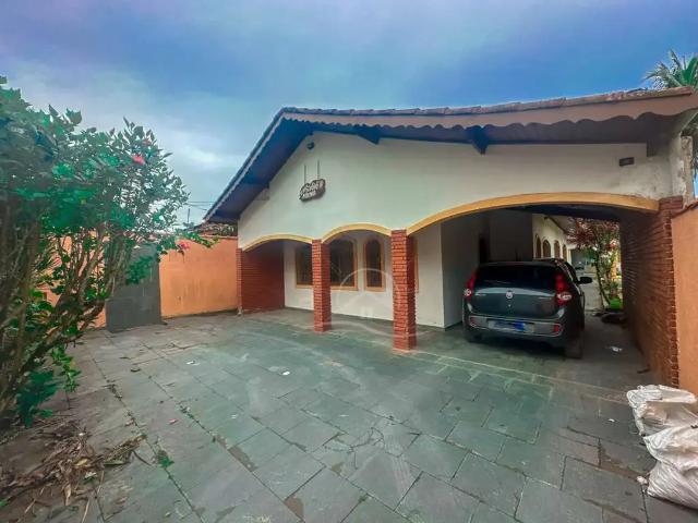 Casa / Sobrado para Venda em Peruíbe/SP Estância Balneária Maria Helena Novaes 3 Quartos