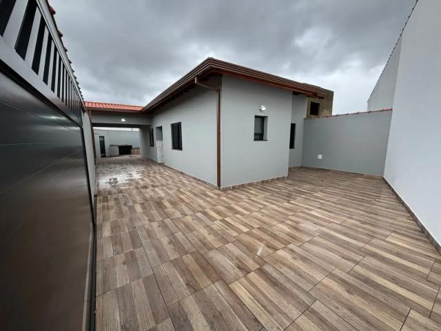 Casa / Sobrado para Venda em Peruíbe/SP Estancia Dos Eucaliptos 3 Quartos