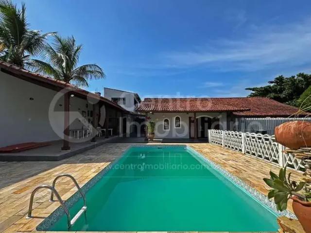 Casa / Sobrado para Venda em Peruíbe/SP Jardim Marcia 6 Quartos