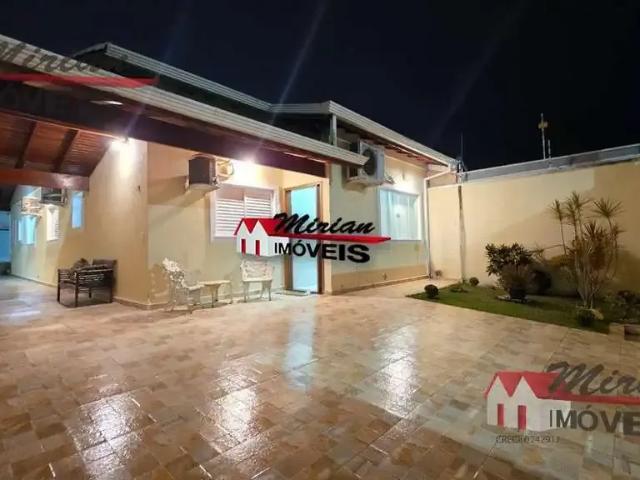 Casa / Sobrado para Venda em Peruíbe/SP Jardim Marcia 3 Quartos
