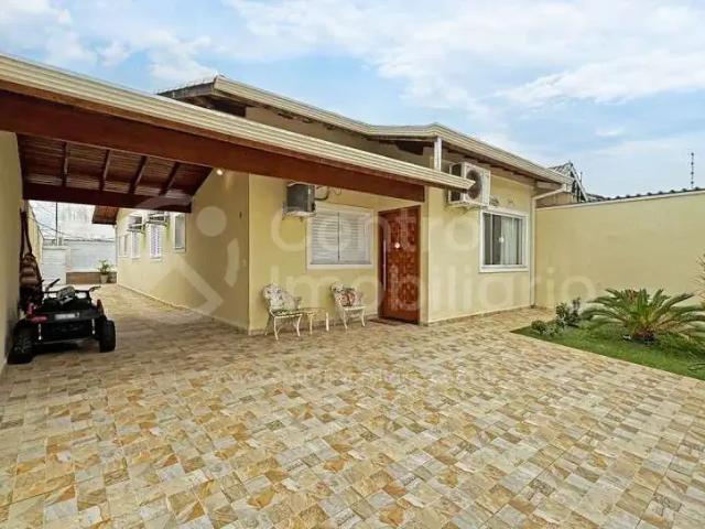 Casa / Sobrado para Venda em Peruíbe/SP Jardim Marcia 3 Quartos