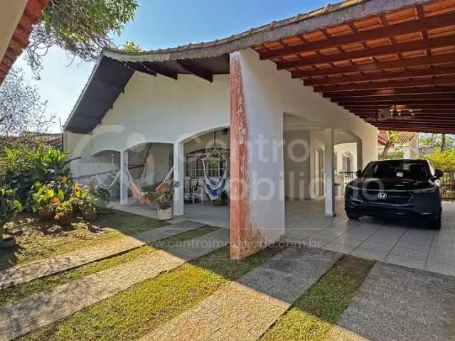 Casa / Sobrado para Venda em Peruíbe/SP Jardim Beira Mar 3 Quartos