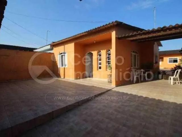Casa / Sobrado para Venda em Peruíbe/SP Jardim Brasil 3 Quartos