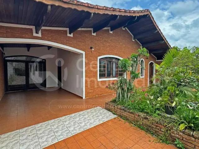 Casa / Sobrado para Venda em Peruíbe/SP Jardim Brasil 3 Quartos