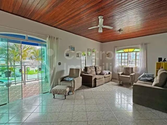 Casa / Sobrado para Venda em Peruíbe/SP Jardim Brasil 3 Quartos