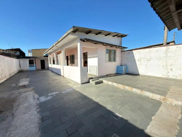 Casa / Sobrado para Venda em Peruíbe/SP Jardim Casablanca 3 Quartos