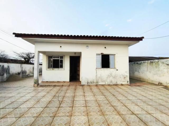 Casa / Sobrado para Venda em Peruíbe/SP Jardim Casablanca 3 Quartos