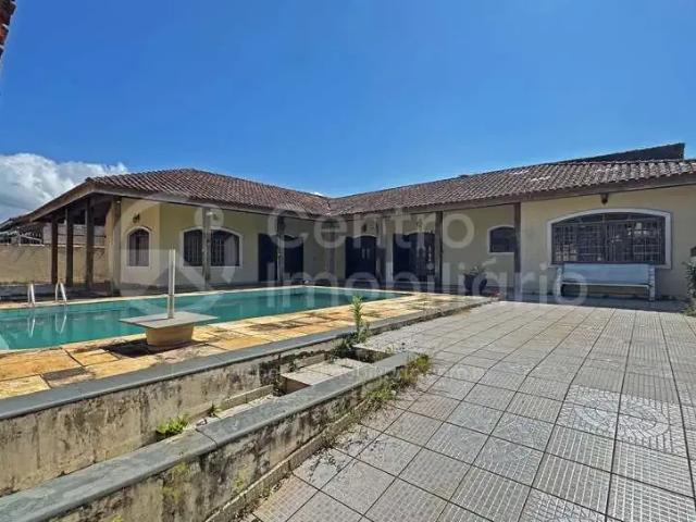 Casa / Sobrado para Venda em Peruíbe/SP Jardim Imperador 4 Quartos
