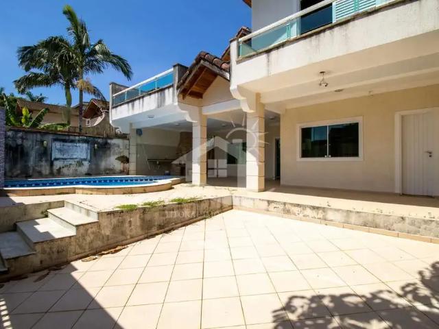 Casa / Sobrado para Venda em Peruíbe/SP Jardim Imperador 6 Quartos