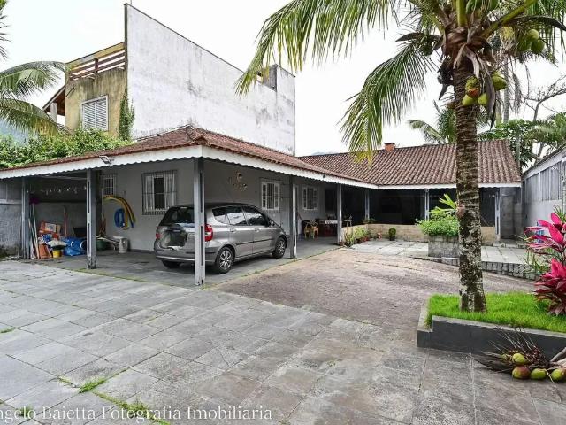 Casa / Sobrado para Venda em Peruíbe/SP Jardim Veneza 3 Quartos