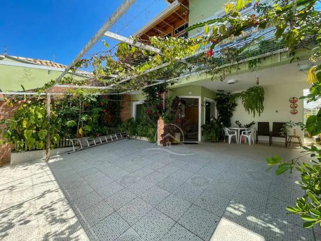 Casa / Sobrado para Venda em Peruíbe/SP Parque Balneário Oásis 4 Quartos