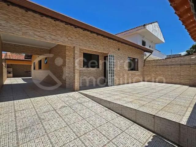 Casa / Sobrado para Venda em Peruíbe/SP Parque Balneário Oásis 3 Quartos