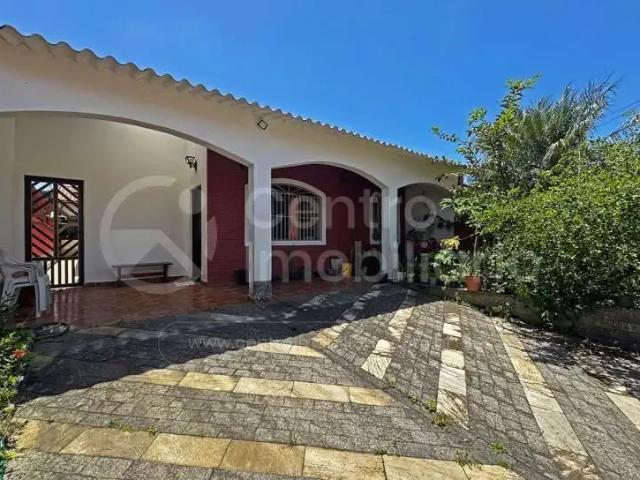 Casa / Sobrado para Venda em Peruíbe/SP Parque Balneário Oásis 3 Quartos