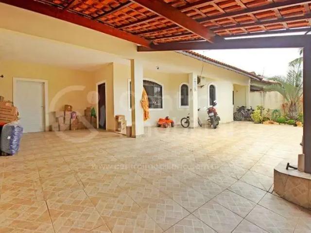 Casa / Sobrado para Venda em Peruíbe/SP Parque Turístico 3 Quartos