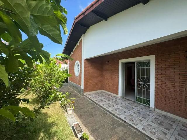 Casa / Sobrado para Venda em Peruíbe/SP Parque Turístico 3 Quartos
