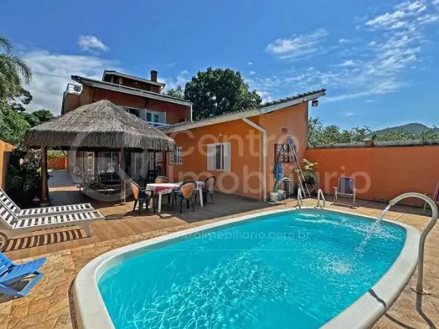 Casa / Sobrado para Venda em Peruíbe/SP Quinta Do Guarau 8 Quartos