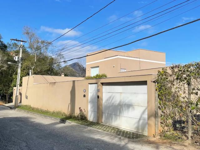 Casa / Sobrado para Venda em Petrópolis/RJ Corrêas 8 Quartos