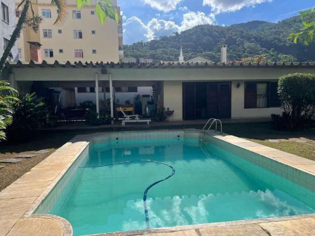 Casa / Sobrado para Venda em Petrópolis/RJ Corrêas 4 Quartos