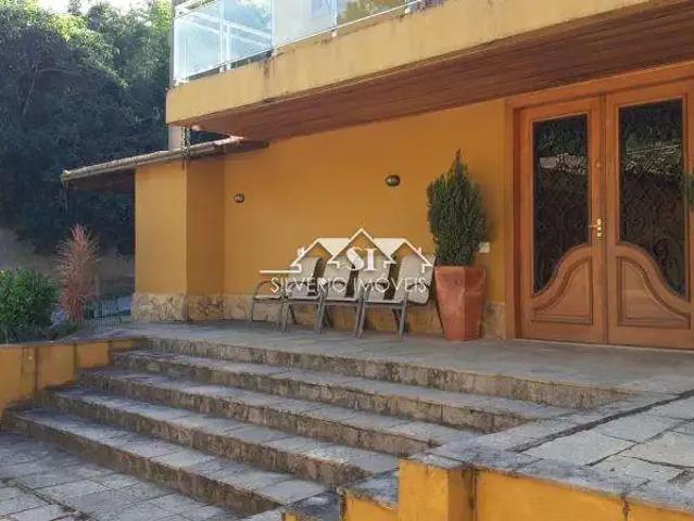 Casa / Sobrado para Venda em Petrópolis/RJ Carangola 3 Quartos