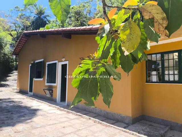 Casa / Sobrado para Venda em Petrópolis/RJ Carangola 4 Quartos