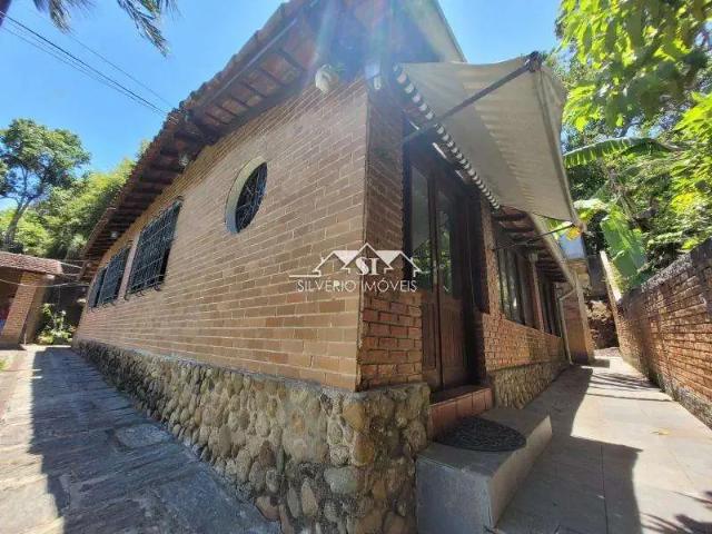 Casa / Sobrado para Venda em Petrópolis/RJ Carangola 4 Quartos