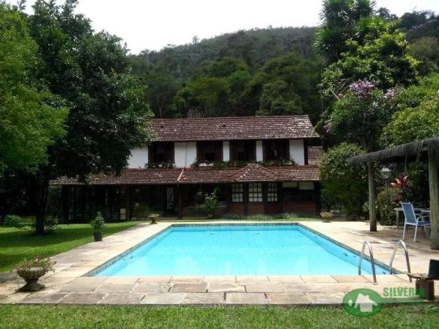 Casa / Sobrado para Venda em Petrópolis/RJ Carangola 6 Quartos