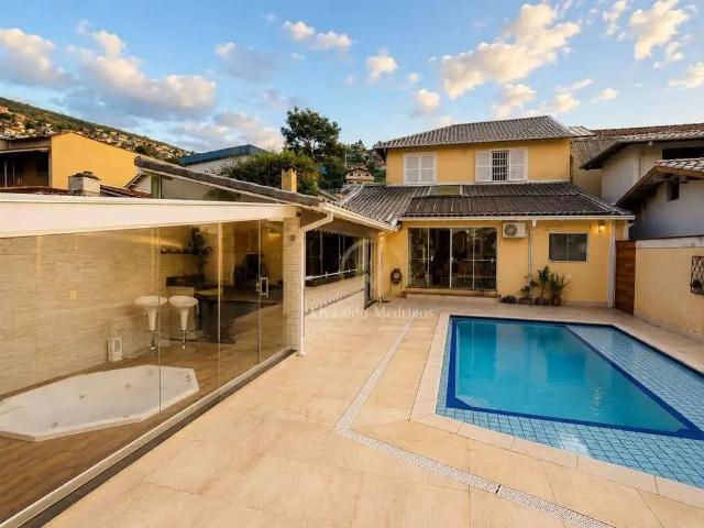 Casa / Sobrado para Venda em Petrópolis/RJ Cascatinha 4 Quartos