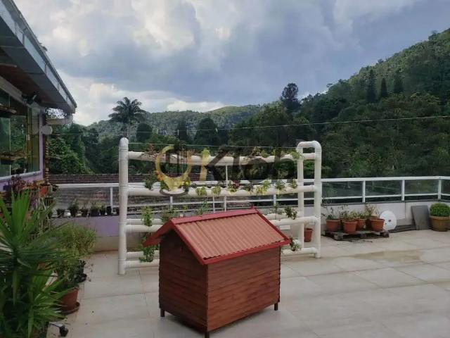 Casa / Sobrado para Venda em Petrópolis/RJ Castelanea 4 Quartos