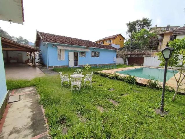 Casa / Sobrado para Venda em Petrópolis/RJ Castelanea 4 Quartos