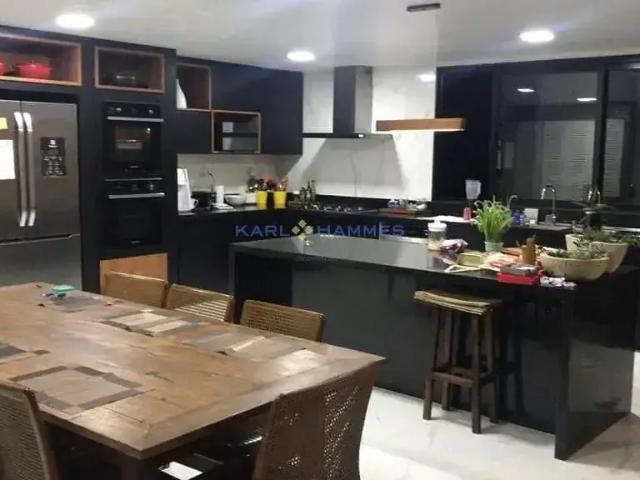 Casa / Sobrado para Venda em Petrópolis/RJ Castelanea 4 Quartos