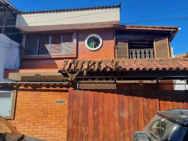 Casa / Sobrado para Venda em Petrópolis/RJ Castelanea 5 Quartos