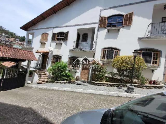 Casa / Sobrado para Venda em Petrópolis/RJ Castelanea 3 Quartos