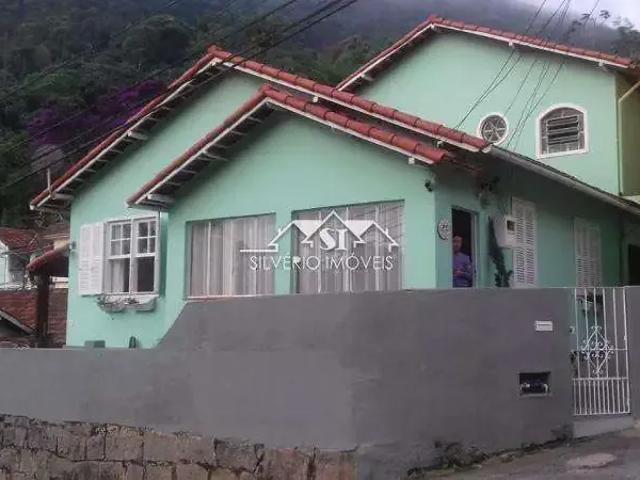 Casa / Sobrado para Venda em Petrópolis/RJ Castelanea 3 Quartos