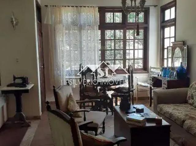 Casa / Sobrado para Venda em Petrópolis/RJ Centro 4 Quartos