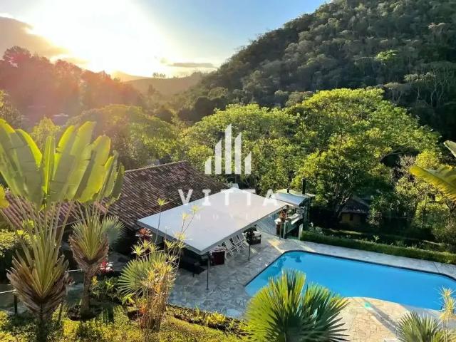 Casa / Sobrado para Venda em Petrópolis/RJ Cuiabá 4 Quartos