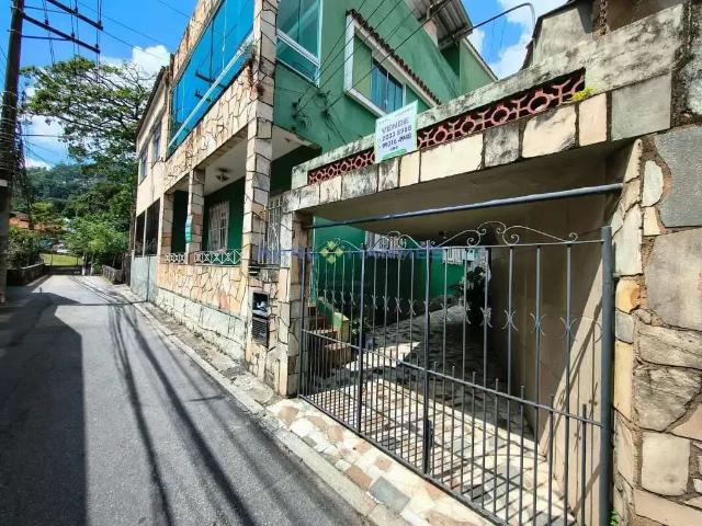 Casa / Sobrado para Venda em Petrópolis/RJ Alto da Serra 2 Quartos