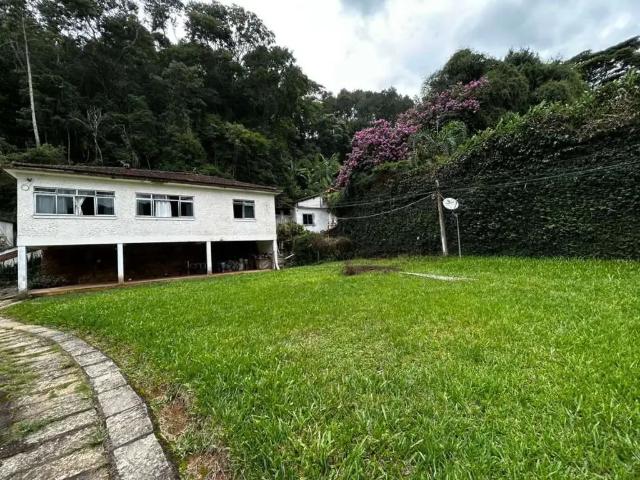 Casa / Sobrado para Venda em Petrópolis/RJ Araras 2 Quartos