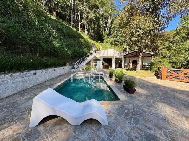 Casa / Sobrado para Venda em Petrópolis/RJ Araras 3 Quartos