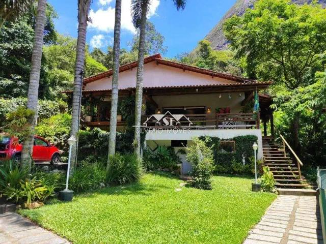 Casa / Sobrado para Venda em Petrópolis/RJ Araras 3 Quartos