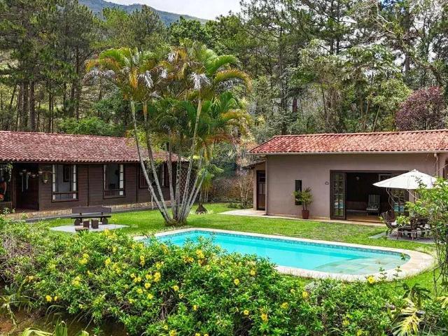 Casa / Sobrado para Venda em Petrópolis/RJ Araras 8 Quartos